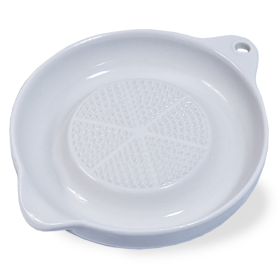Ceramic Grater - Save your fingers when grating garlic, ginger and more ...
